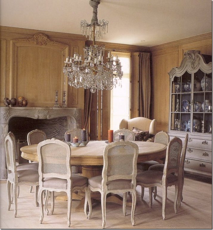 Things That Inspire: Softly curved mantels